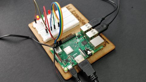 Primeros pasos con Python librería Gpiozero | Complubot At Home